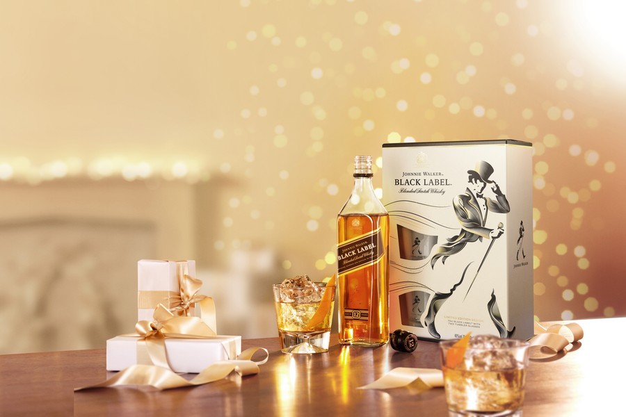 Johnnie-Walker-BLACK-Label-holiday2018-box-01 | Viacomit