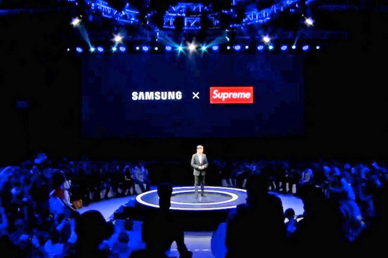 Samsung annonce une collaboration avec "Supreme" | Viacomit