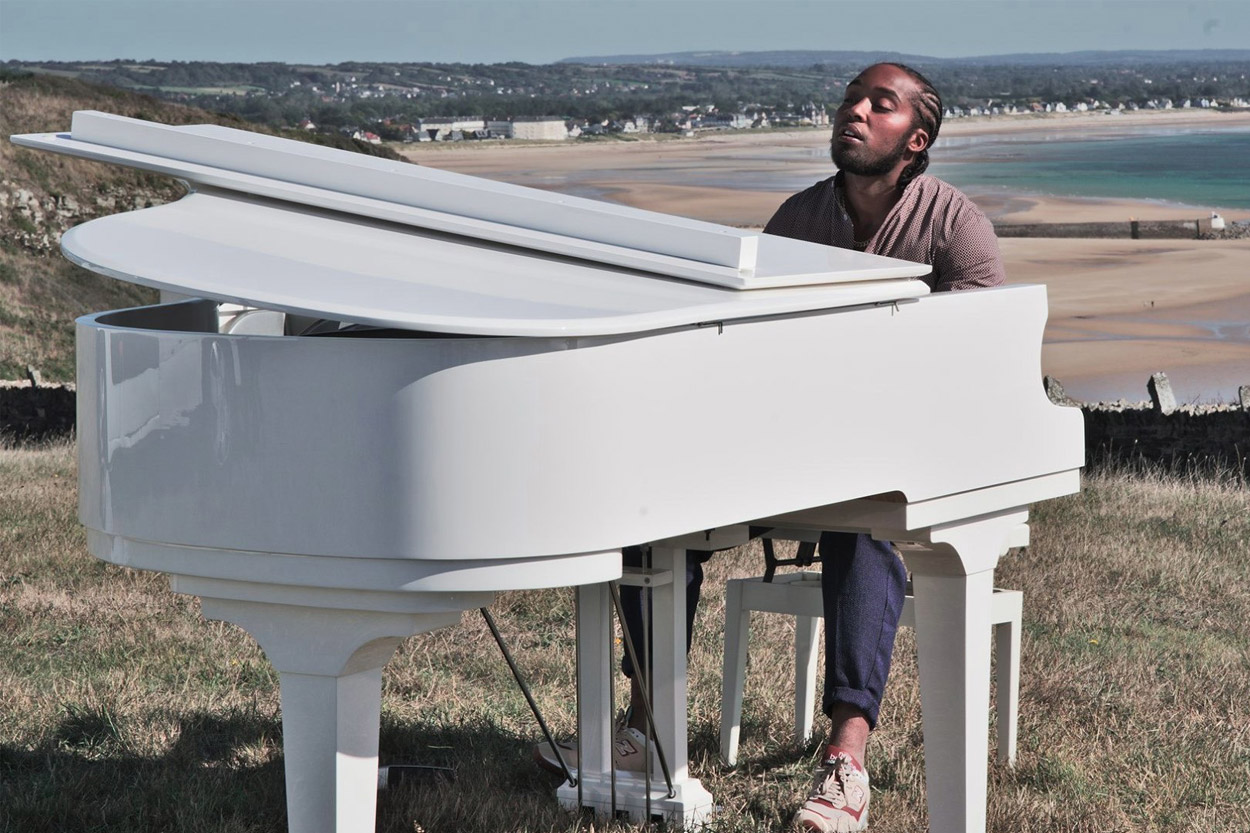 (Français) ISAKIN dévoile sa dernière collection dans un clip avec Rico ...