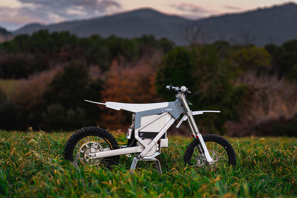 La nouvelle moto électrique CAKE Bukk est prête pour les aventures tout ...