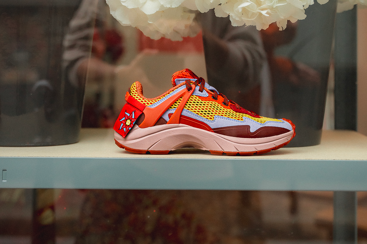 Les sneakers HUGO x Flowers For Society ont fait leur apparition lors ...