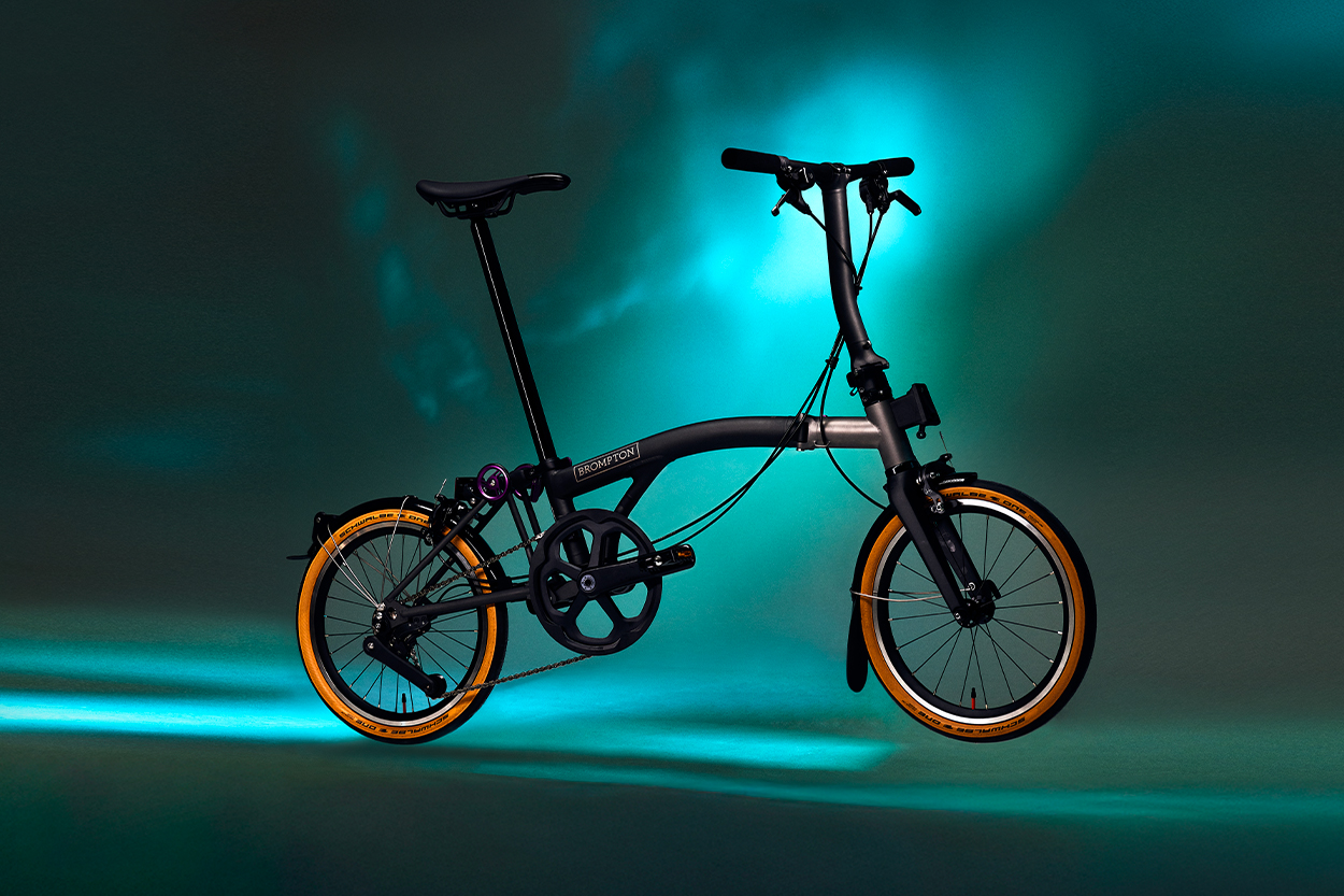 (Français) Brompton présente le T Line Ceratech | Viacomit