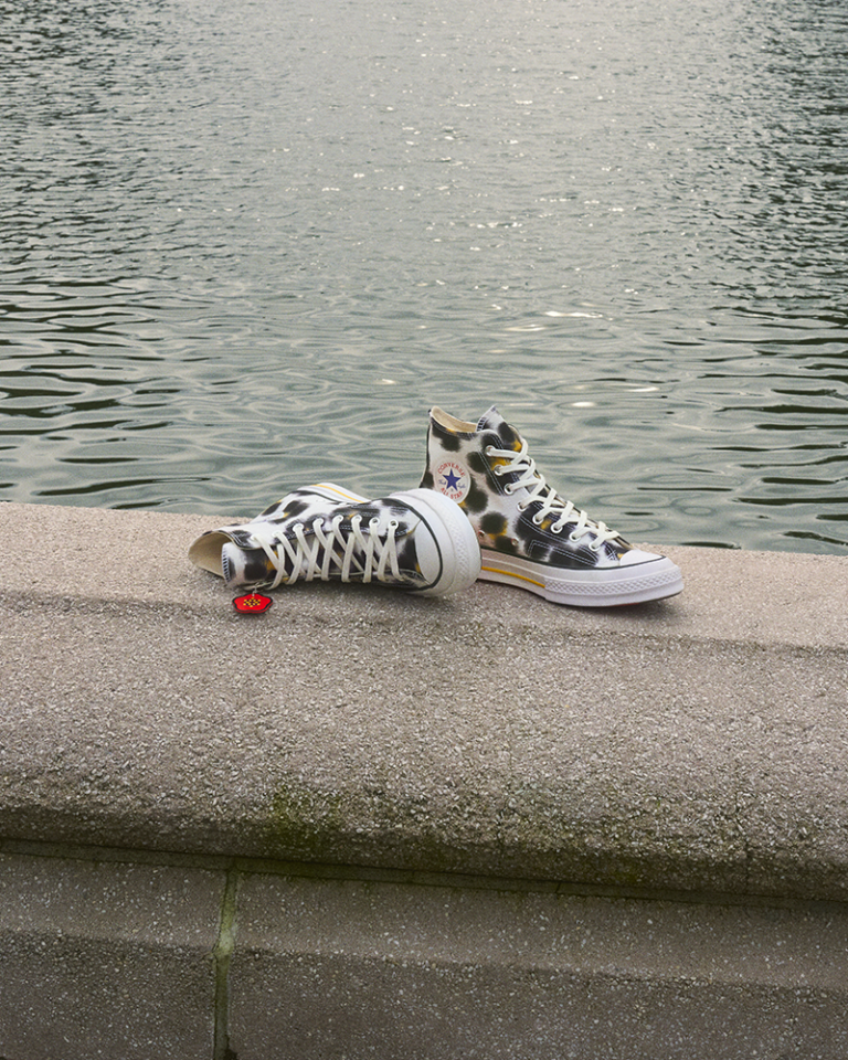 Converse et KENZO rendent hommage à la Chuck 70 avec leur première ...